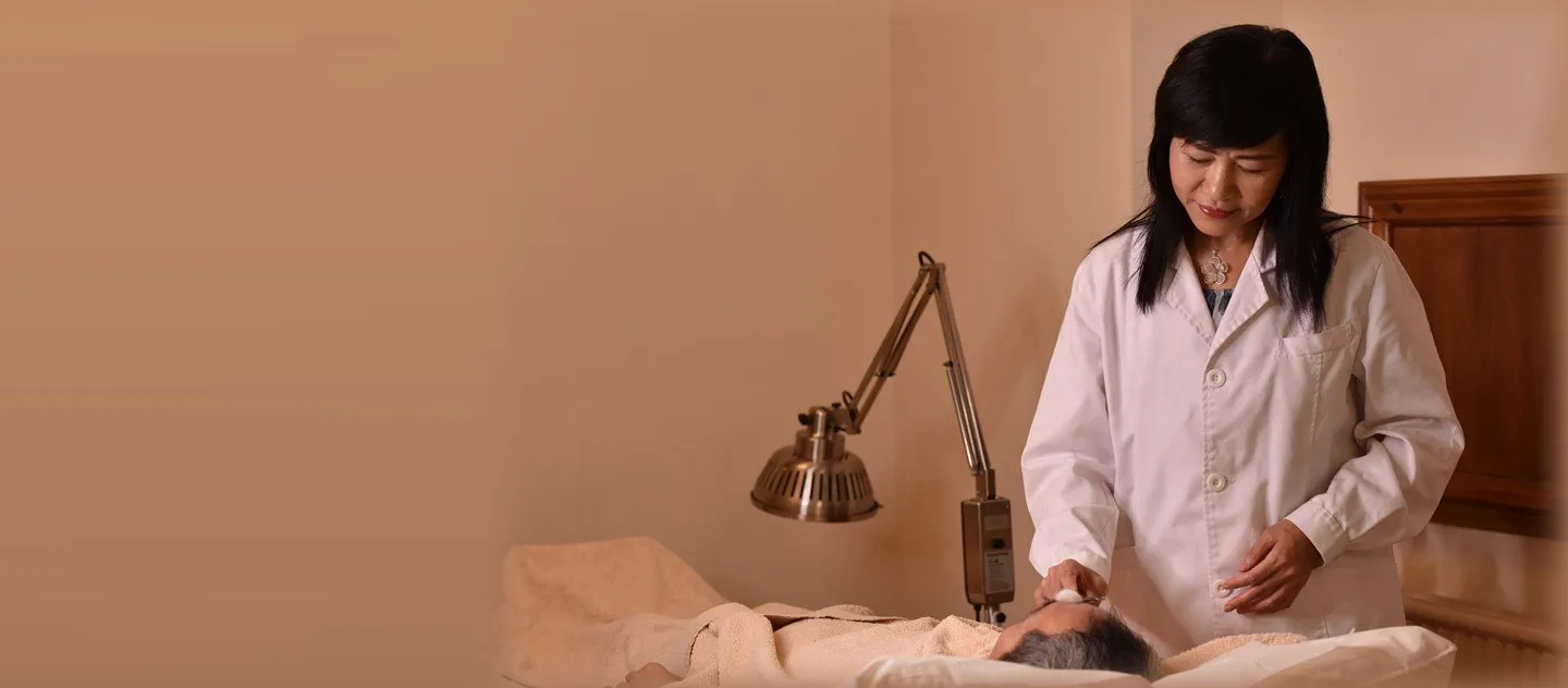 Book Session at Doctor Rong TCM clinic